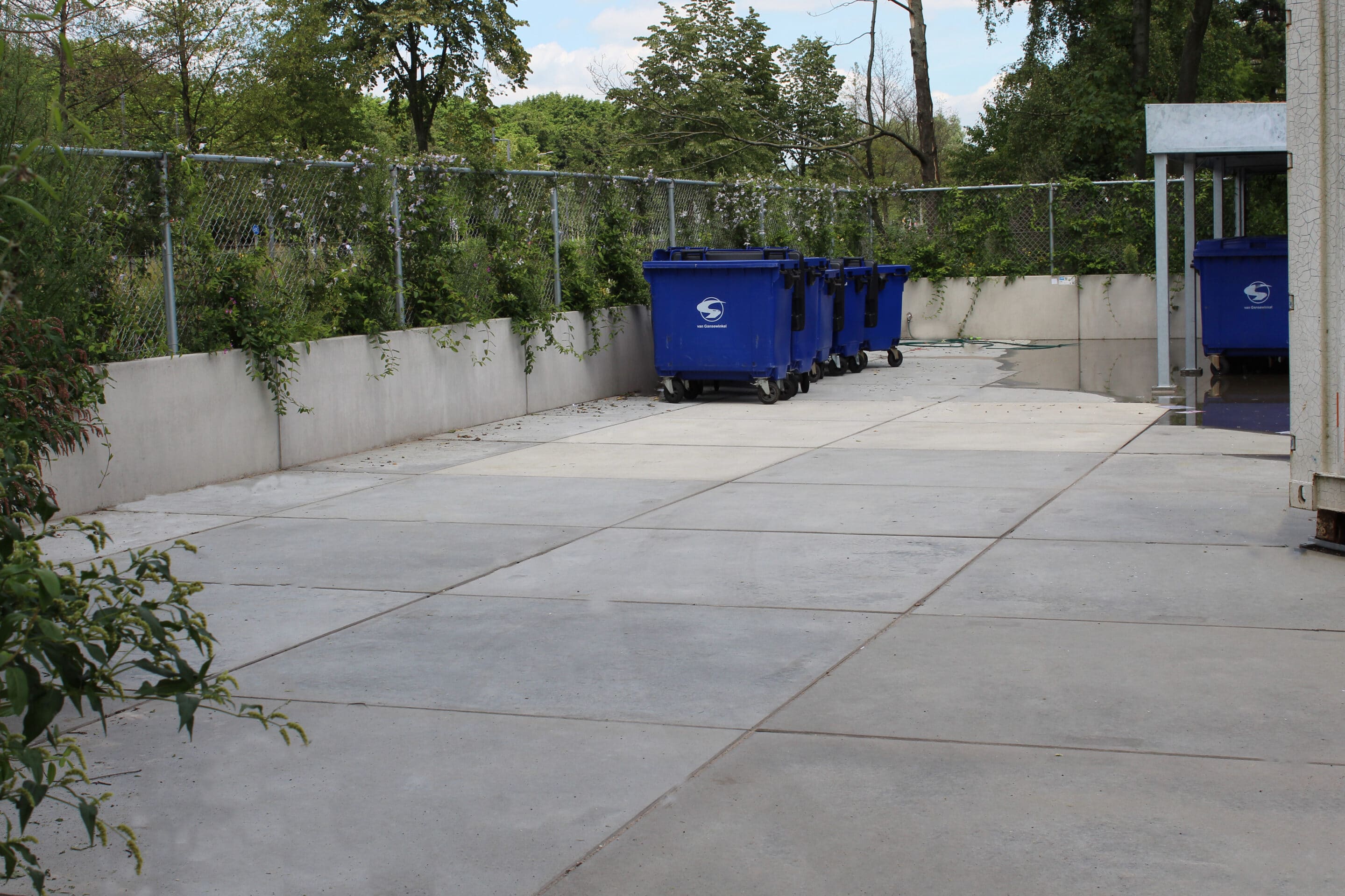 Bosch Beton - Geländeumzäunung um die Abfalldeponie bei der Erasmus ...